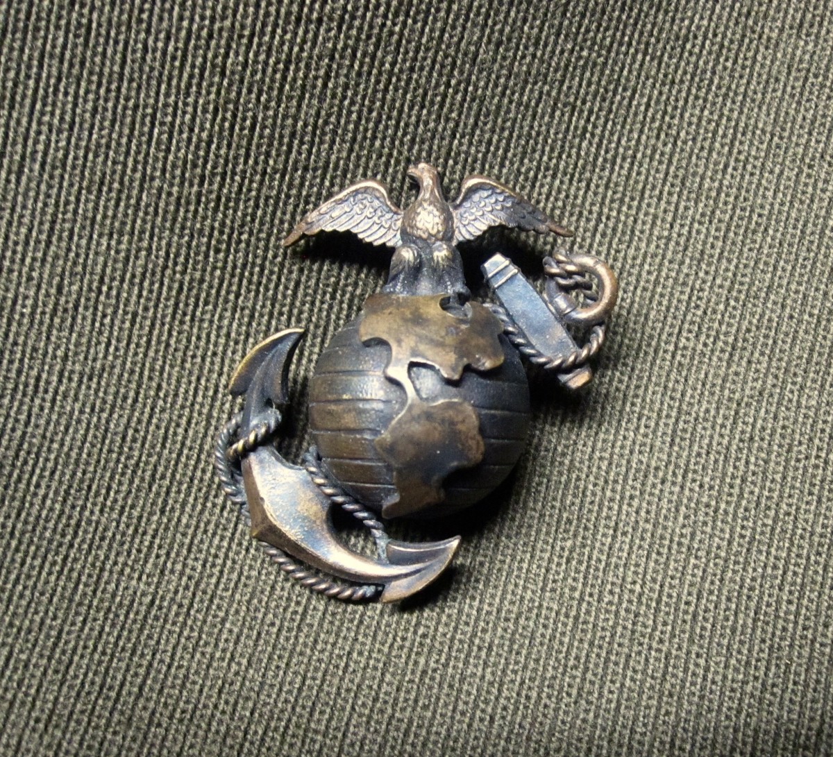 WWII Era USMC Officer’s EGA Insignia In Bronze Finish | J. Mountain ...
