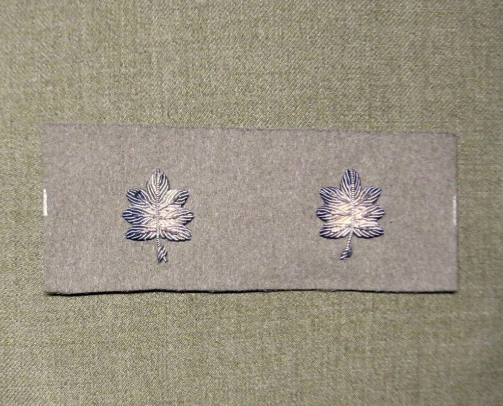 Army Lt.Col.’s Silver Bullion Oak Leaves Pair | J. Mountain Antiques