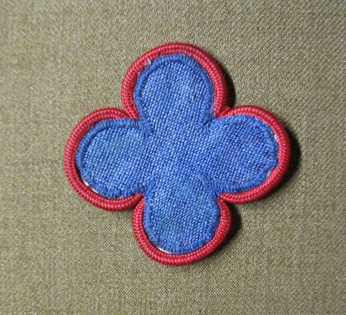 88th ID – Artillery Unit Red Bordered Patch – SOLD | J. Mountain Antiques