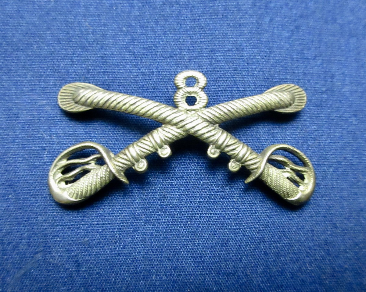 1902-5 Pattern Sterling 8th Cavalry Officer Collar Insignia SOLD | J ...
