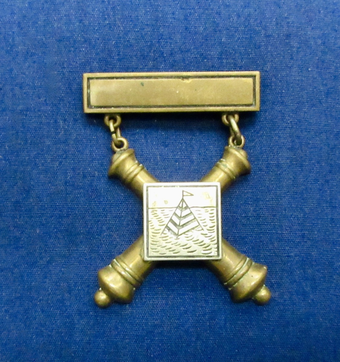 1903 Unissued Coast Artillery 1st Class Gunner’s Badge | J. Mountain ...