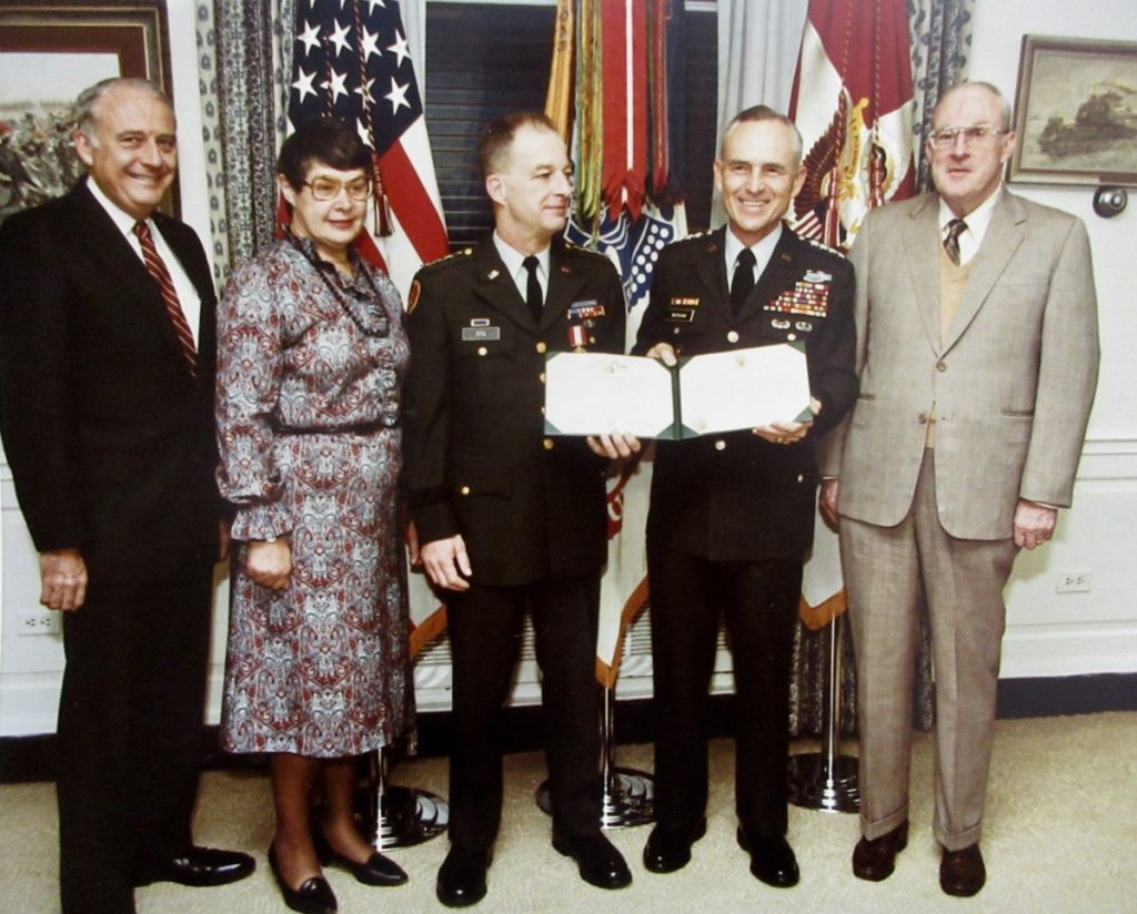 Boxed Distinguished Service Medal – General Glenn K. Otis | J. Mountain ...