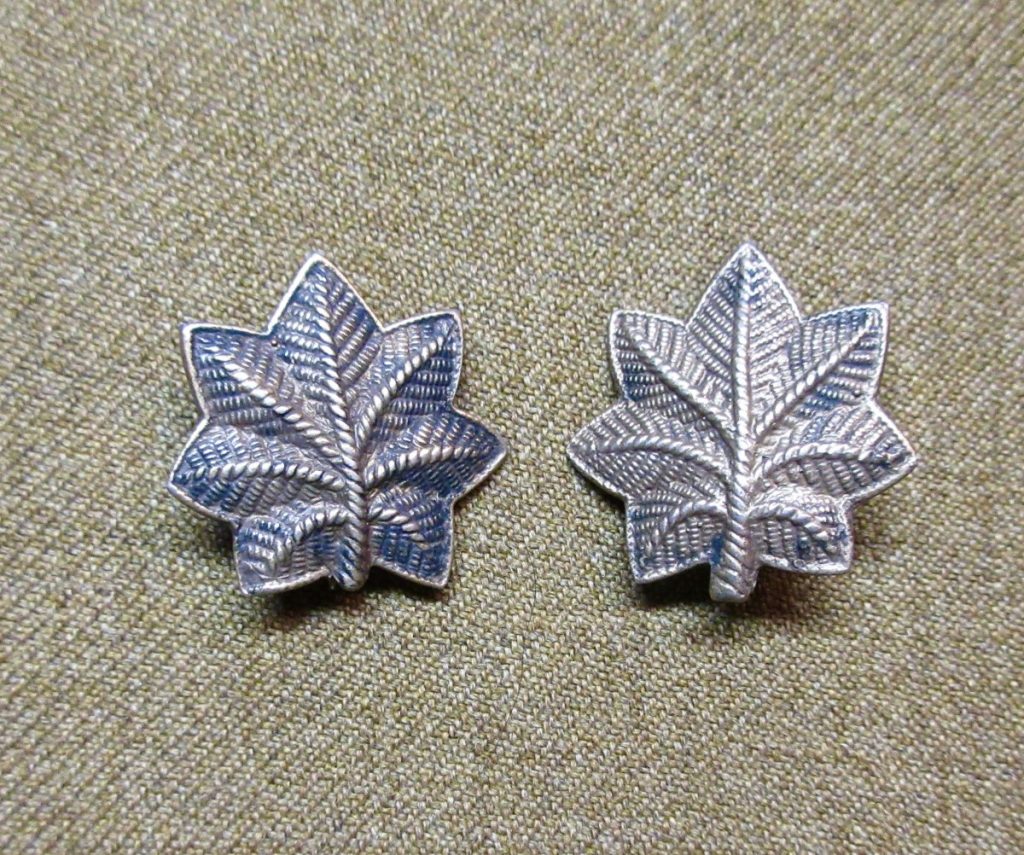 Pair of TIFFANY & Co. Lieutenant Colonel’s Oak Leaves. | J. Mountain ...